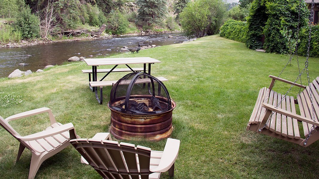 Romantic Cabin on the River for a Colorado Vacation